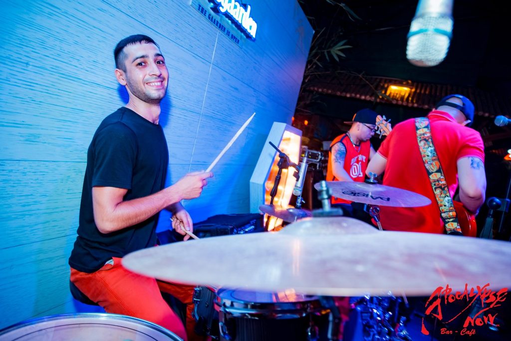 Biên tập, chỉ đạo nghệ thuật: APOCALYPSE BAR - DK Entertainment Media